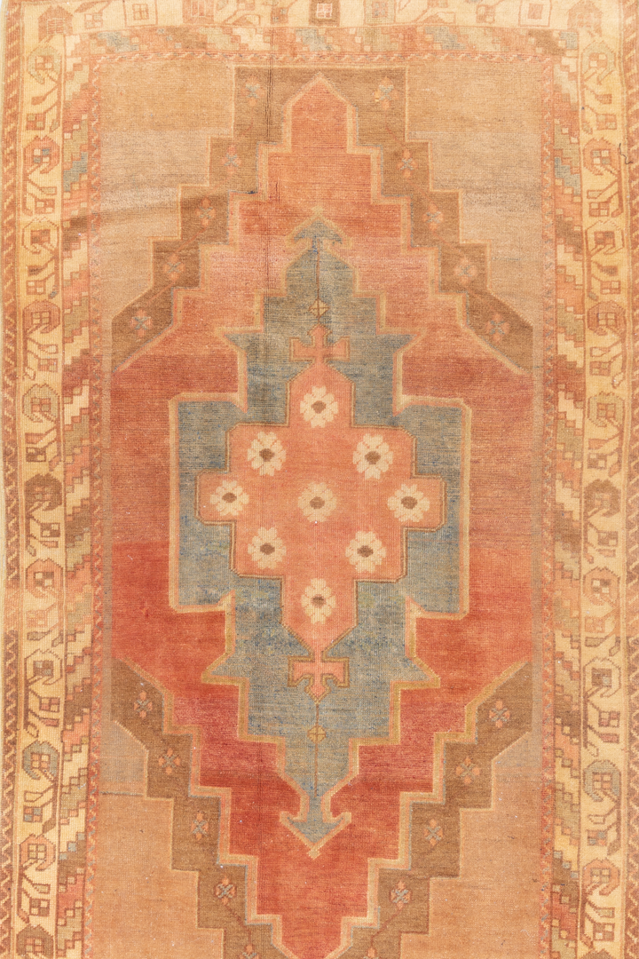 Heir Looms Rugs + Interiors